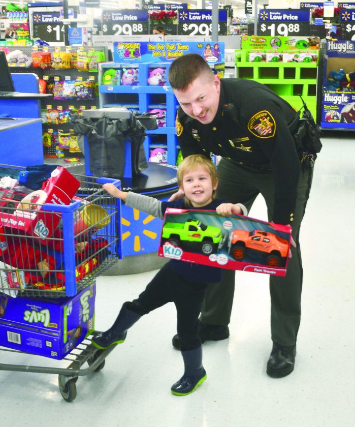 Kids, cops team up for Christmas shopping in Marietta | News, Sports ...